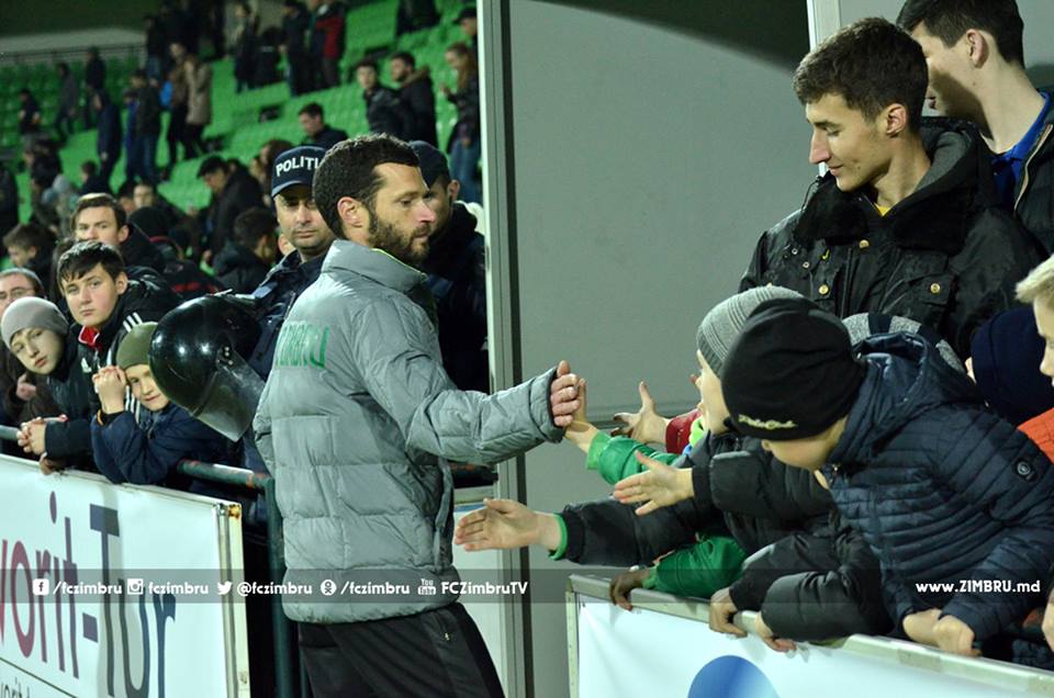 FC Zimbru Chisinau - O emblema moldavo com sotaque português